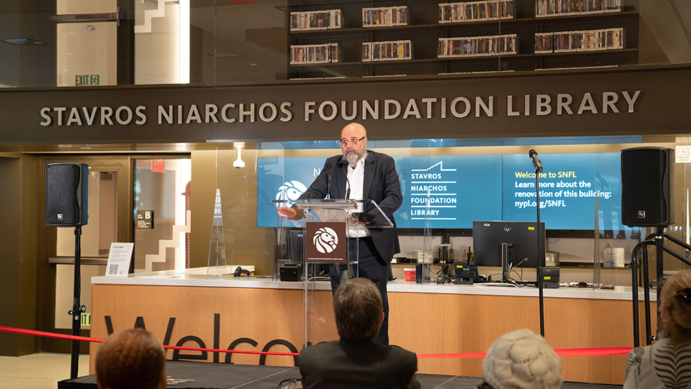 As New Yorkers Make Themselves at Home at NYPL’s Stavros Niarchos ...